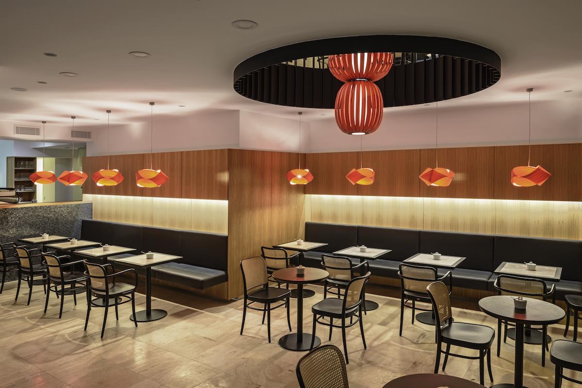 Cafe Furniture Selection Guide: Style, Comfort, and Cohesiveness